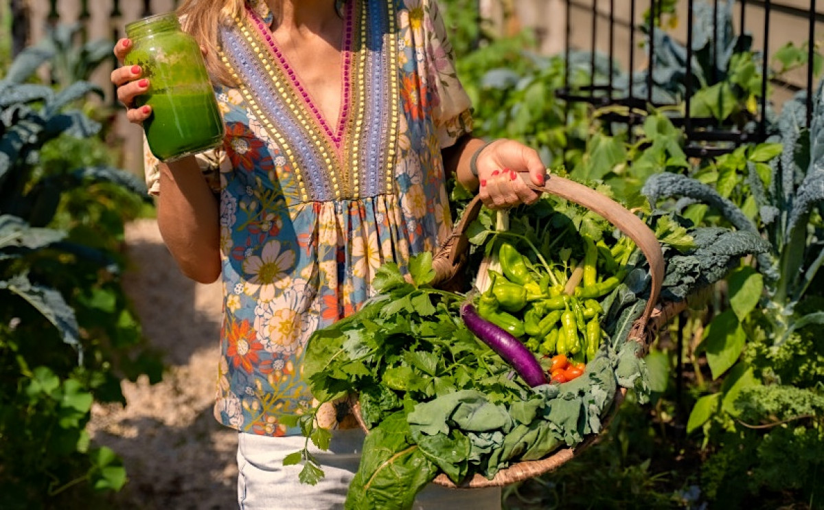 How to Make a Delicious Green Smoothie with Garden-Fresh Kale • Gardenary